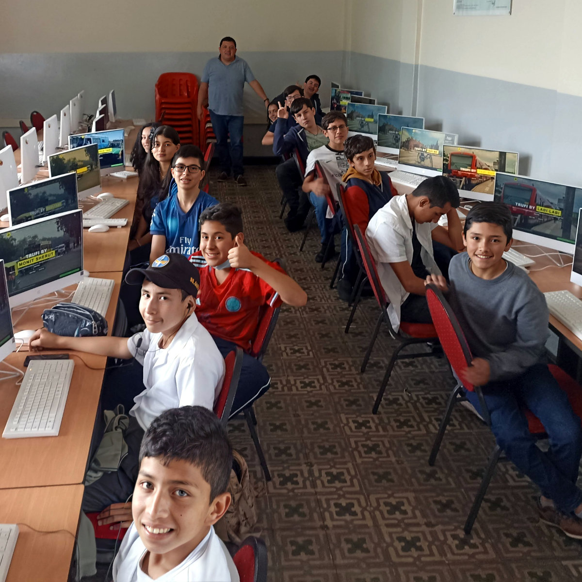 Volunteers of the Month: Duitama Mapping Stars - Trufi Association